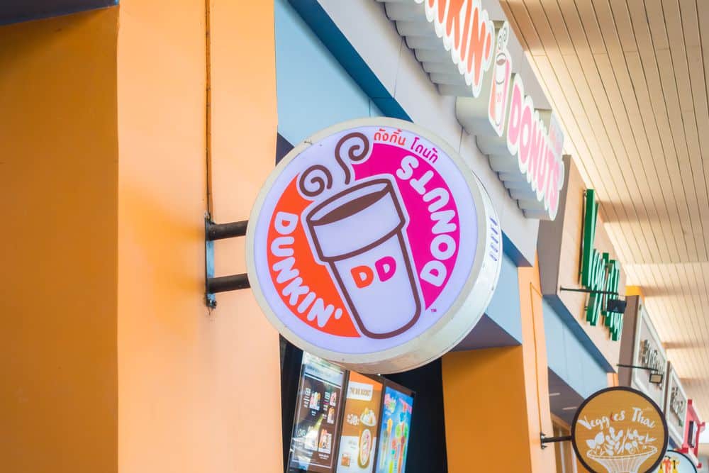 Here's why Dunkin' staff can't have acrylic nails - MediaFeed